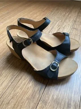Dansko | Shoes | Dansko Black Tricia Leather Wedge Sandals Lightweight ...